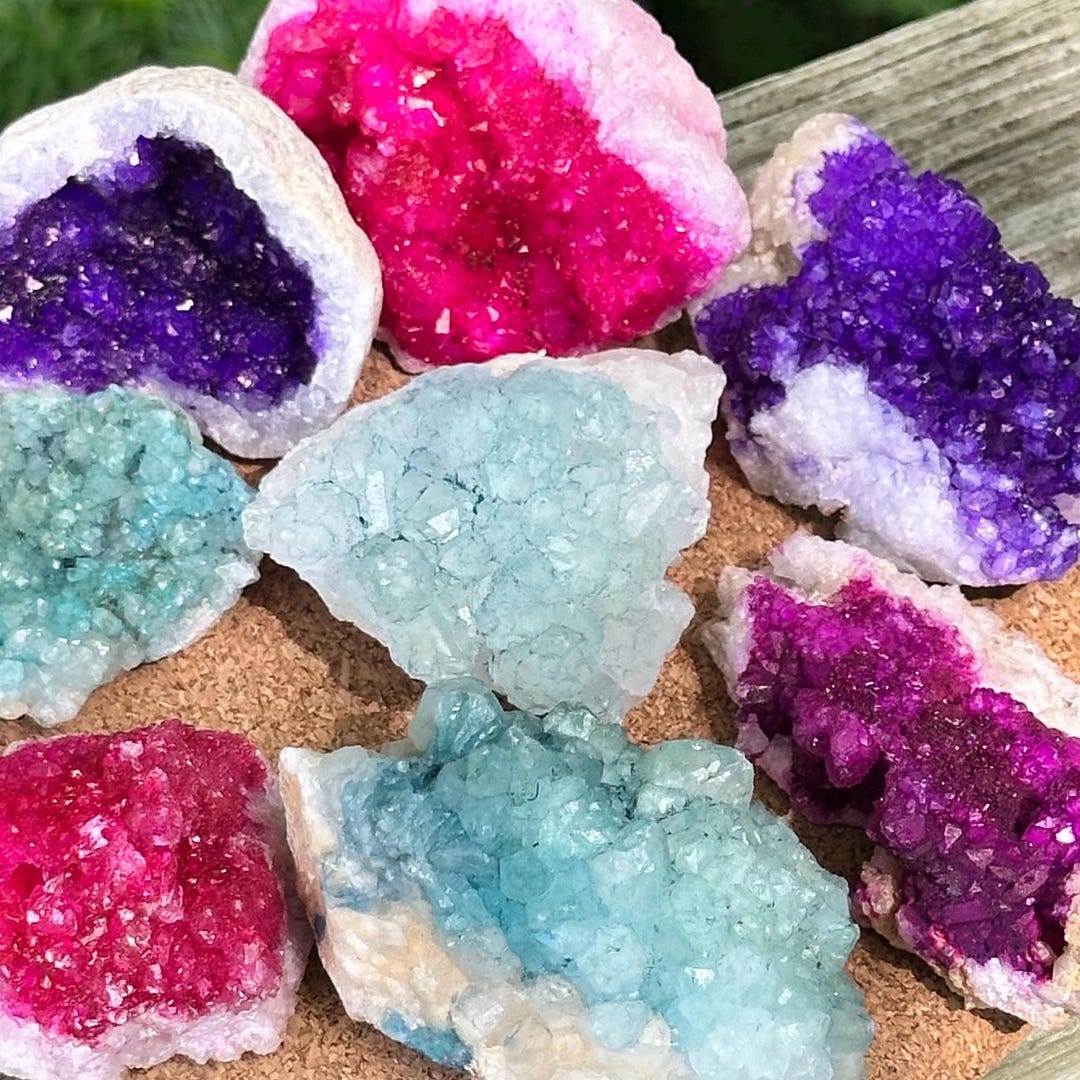Vibrant Quartz Geode Clusters – Dyed Crystal Decor for Joy & High Vibes ...