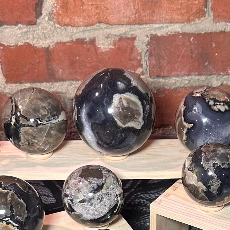 Volcanic Agate UV Reactive Spheres – Glowing Green Fire Stone of ...