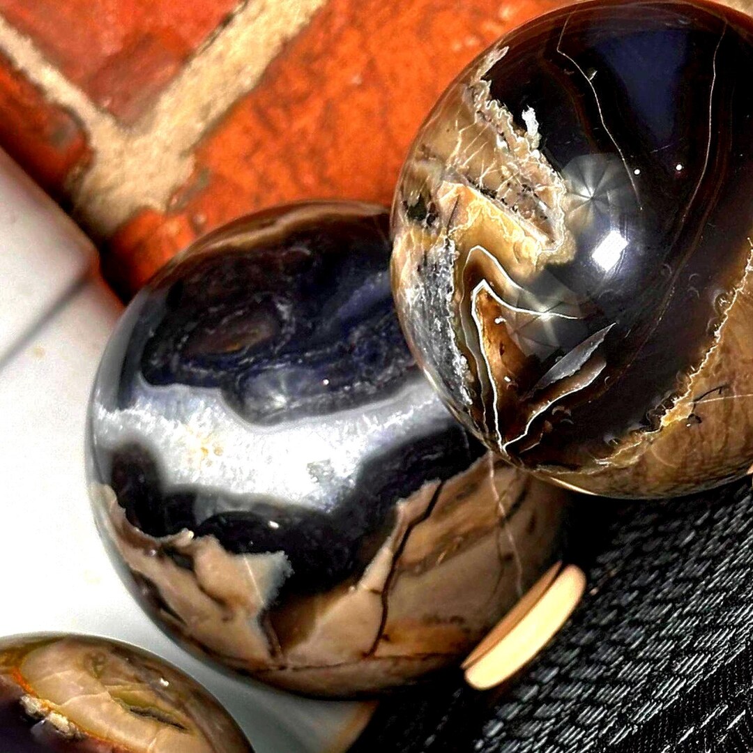 Volcanic Agate UV Reactive Sphere – Glowing Green Fire Stone of ...