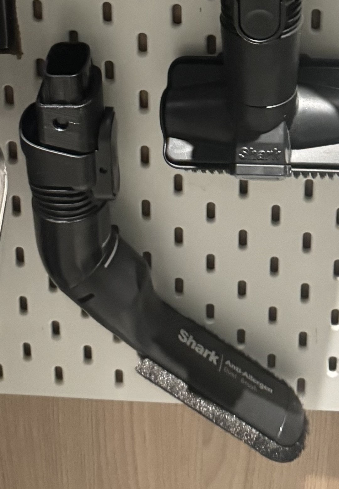 Shark Cordless Vacuum Cleaner Model IZ320 Side Ways WALL Mount ...