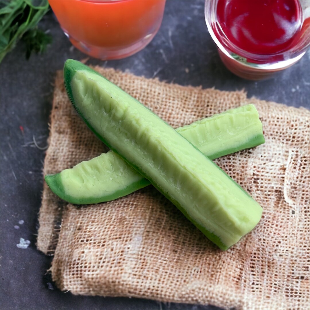 Pickle Spear Wax Embeds, Realistic Pickle, Wax Embeds, Fake Food, Wax ...