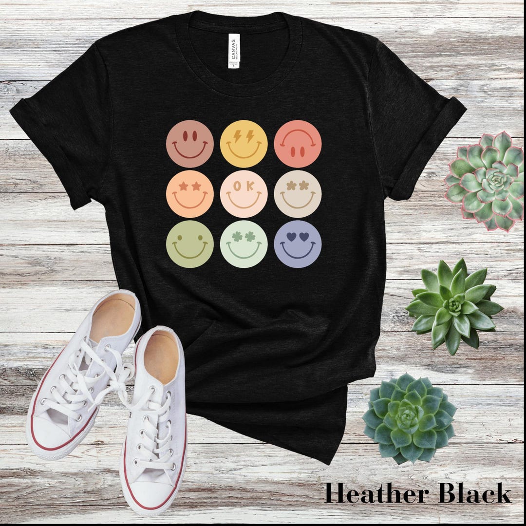 Smiley Face T-shirt - Etsy