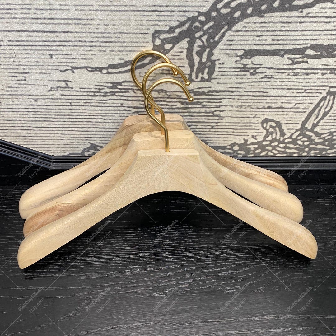 Wide Shoulder Wooden Suit Hangers,natural Solid Wood Hangers,non-slip Wooden Jacket Clothes ...