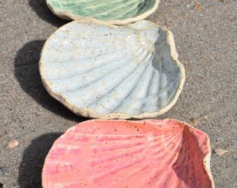 White Speckled Scallop Tray: Coastal Decor, Jewelry Dish Ceramic - Etsy
