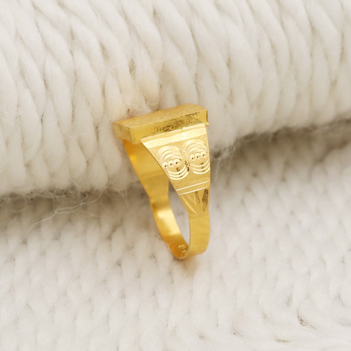 Beautifully Designed Ring, 22k Fine Gold Ring, 22k916 Well Crafted Gold ...