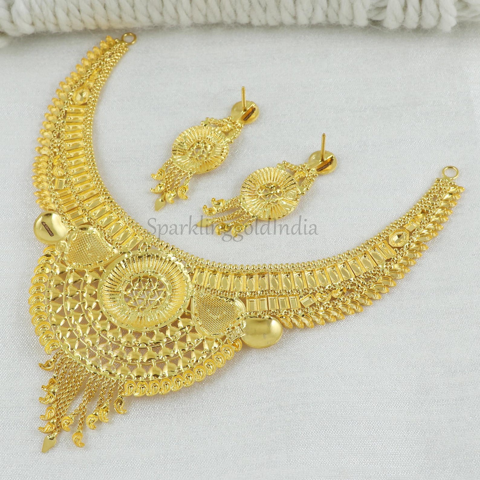 Traditional 22k Gold Necklace Set Featuring Intricate Detailing Typical ...