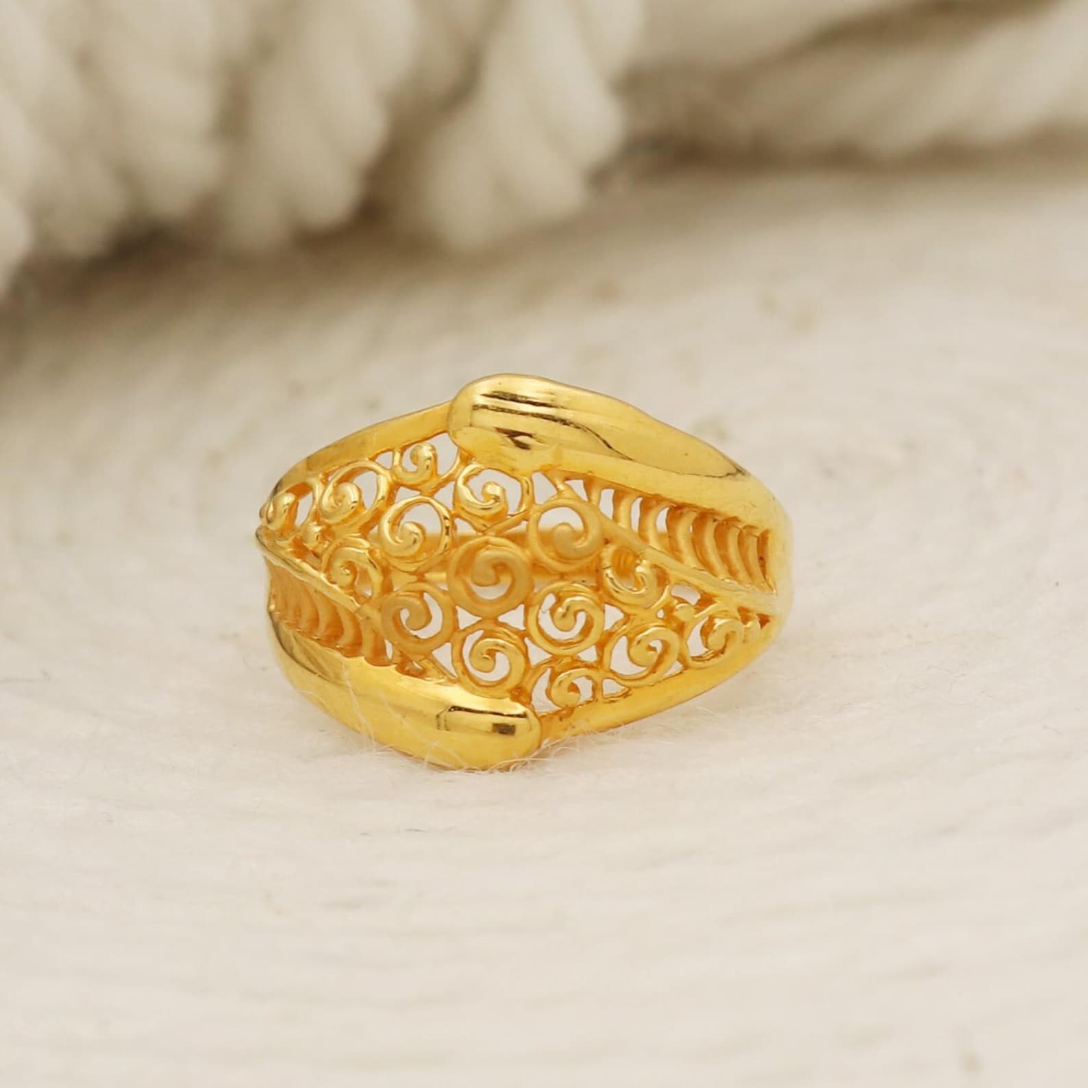 Handcrafted 22K Fine Gold Filigree Ring Featuring an Intricate Jali or ...