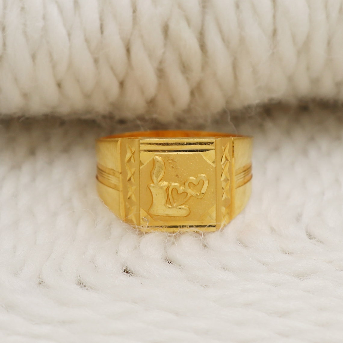 Beautifully Designed Ring, 22k Fine Gold Ring, 22k916 Well Crafted Gold ...