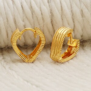 V Shape Bali 22k Yellow Gold Hoop Earrings Handmade Jewelry for Gift ...