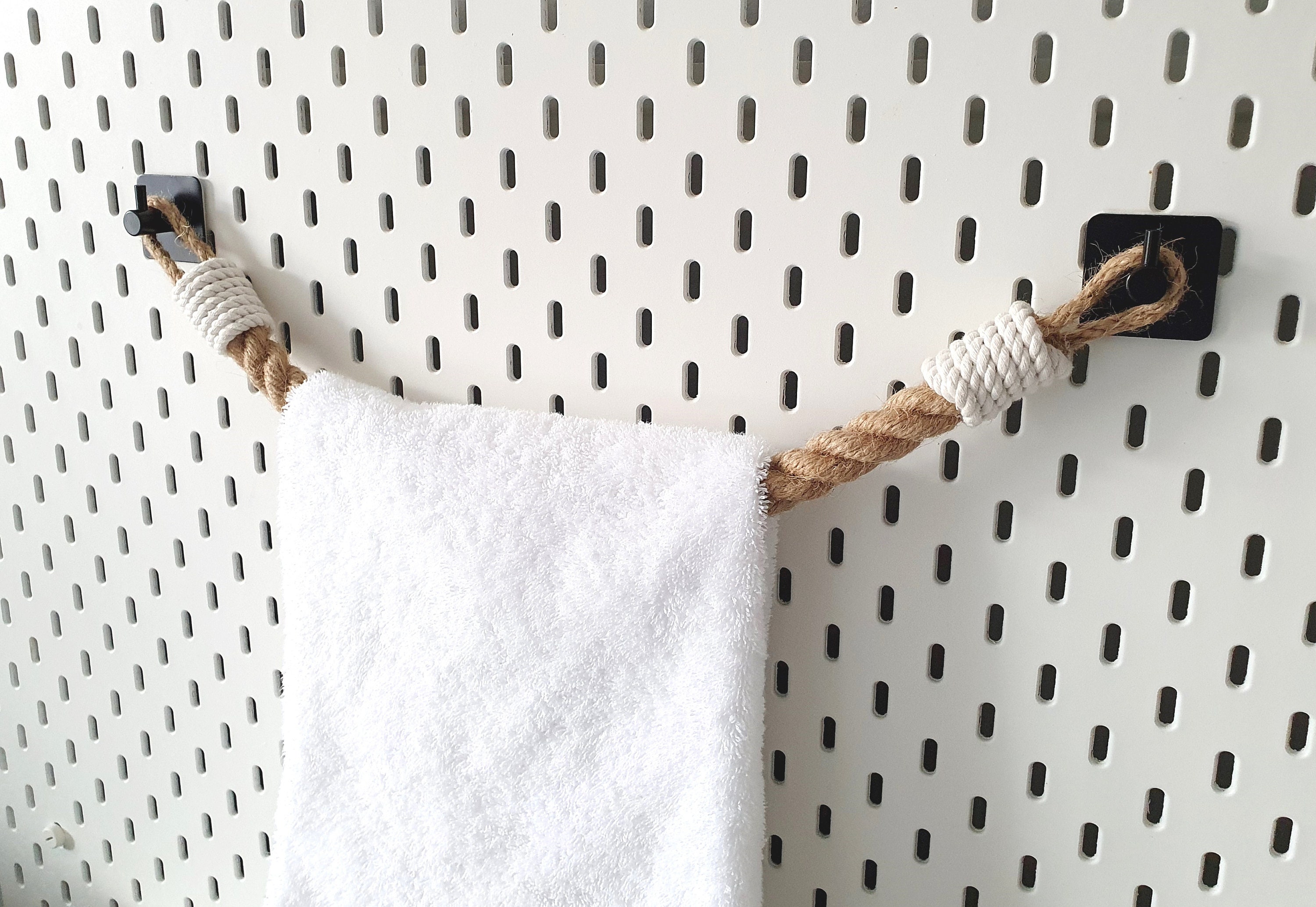 Towel Holder Made of Rope With a Metal Hook Jute Rack of Bath Towels ...