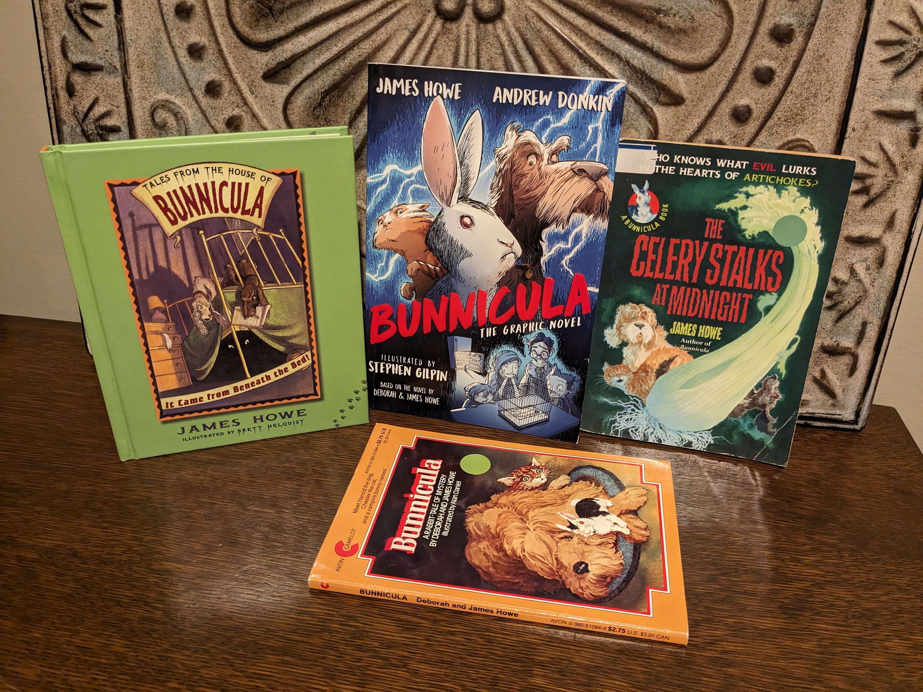 BUNNICULA Gift Set Original Classic, Graphic Novel, Tales: Beneath the ...