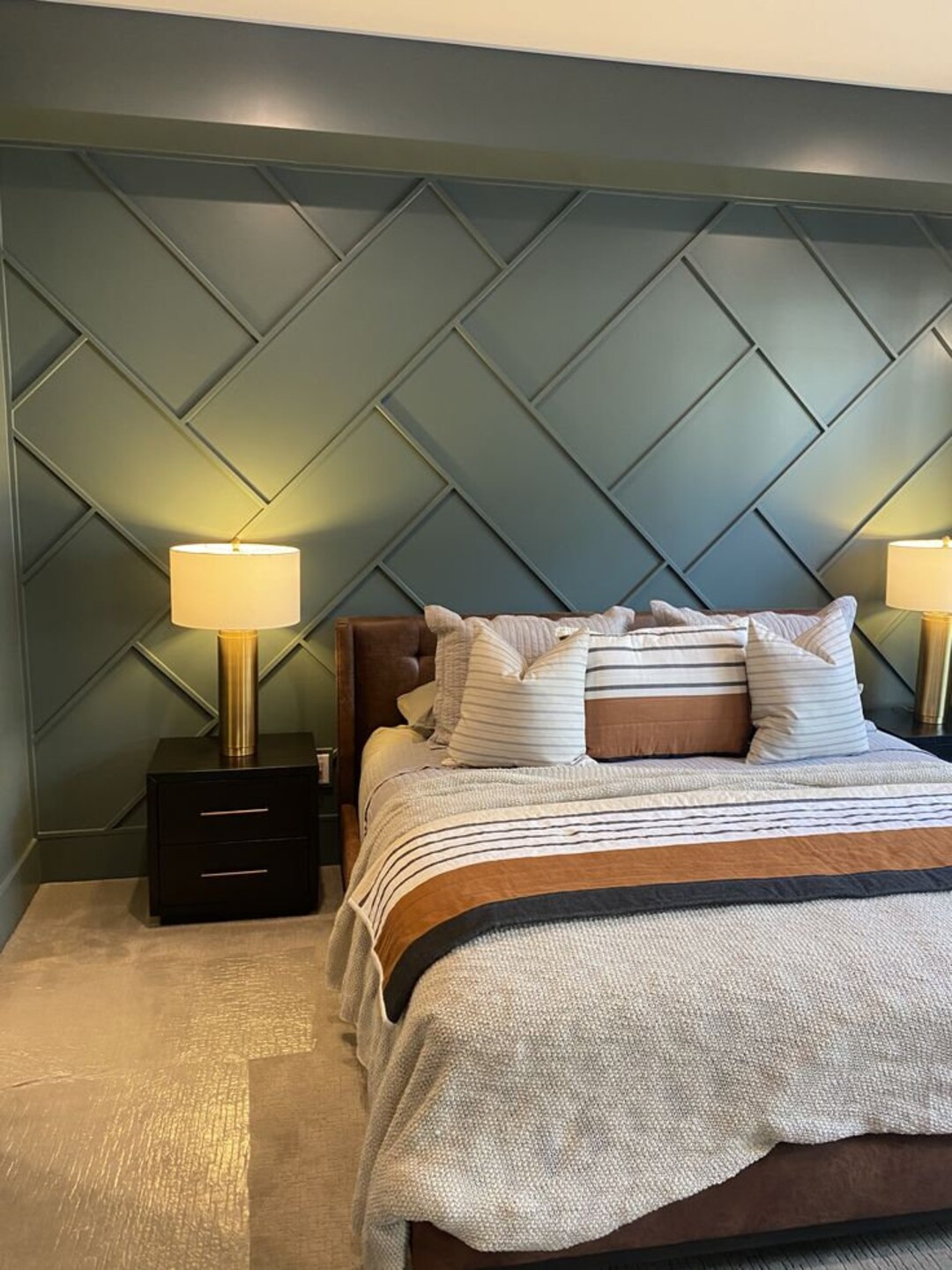 Asymmetrical Wall Molding Design: Custom Build-to-install (digital ...