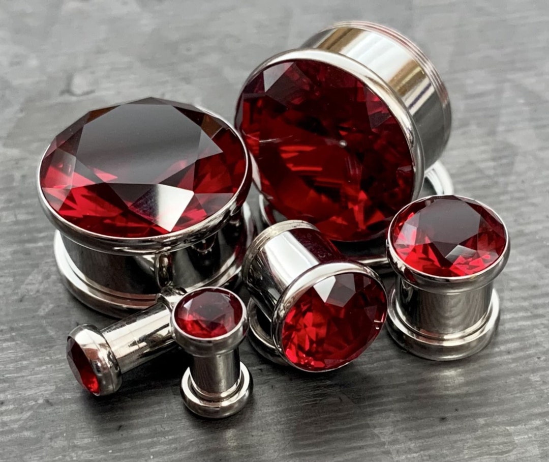 PAIR of Stunning Large Red CZ Gem Screw Fit Tunnels/plugs Gauges 4g 5mm ...