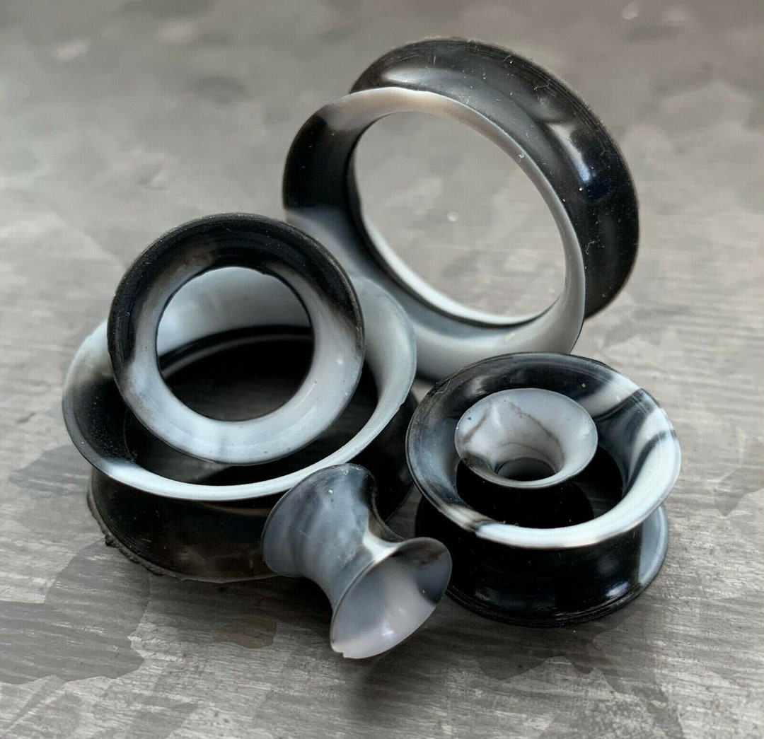 PAIR Black & White Swirl Ultra Thin Silicone Double Flare Tunnels/plugs ...