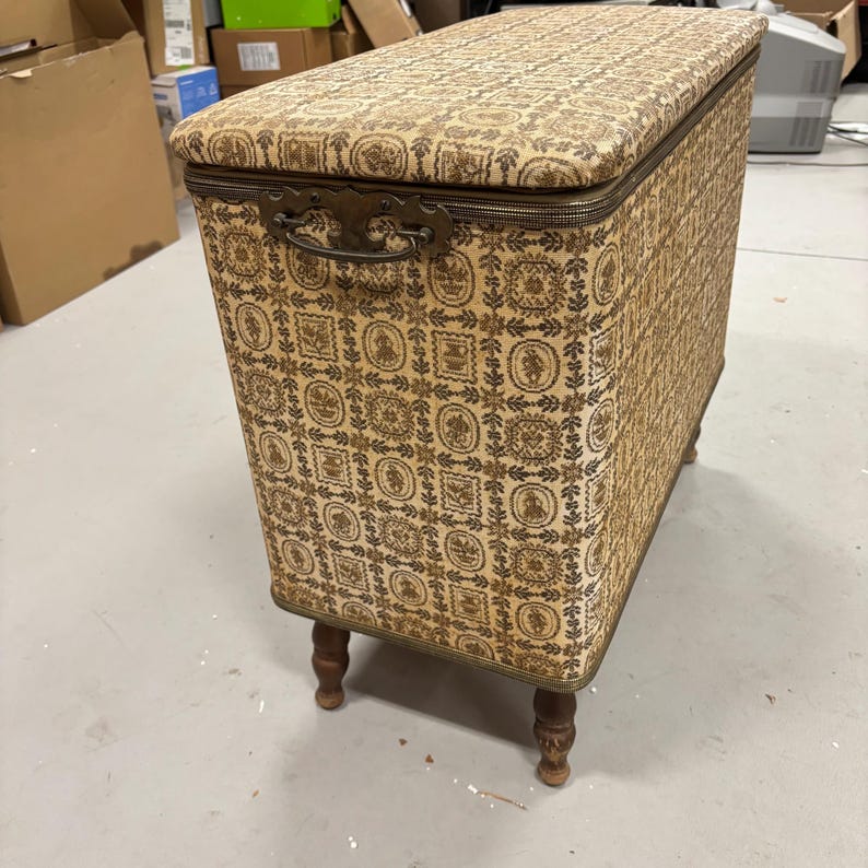 VTG MCM Red-man Hinged Vinyl Laundry Clothes Hamper Ventilated Turned ...
