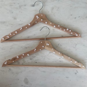 Bridal Wedding Hangers With Pearls and Vinyl - Etsy