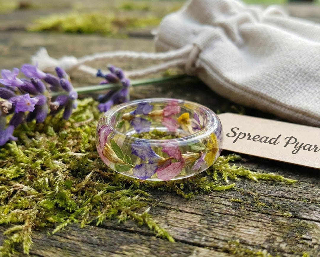Personalized Resin Ring With Flower Inside | Custom Handmade Jewelry ...