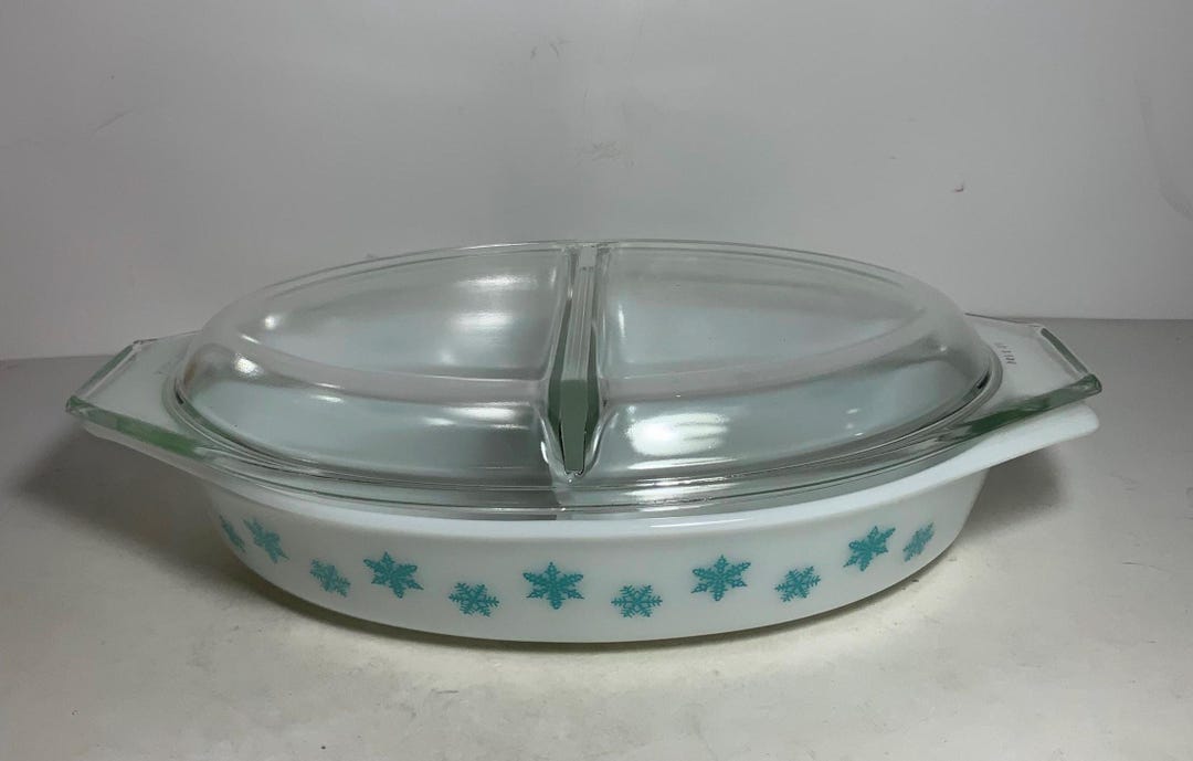 Vintage Pyrex 1 1/2 Quart White With Blue Snowflakes Divided Casserole ...