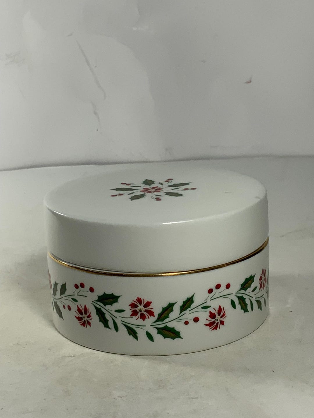 Vintage Royal Doulton 1986 Porcelain Holly Berry Trinket Box 4 In. - Etsy