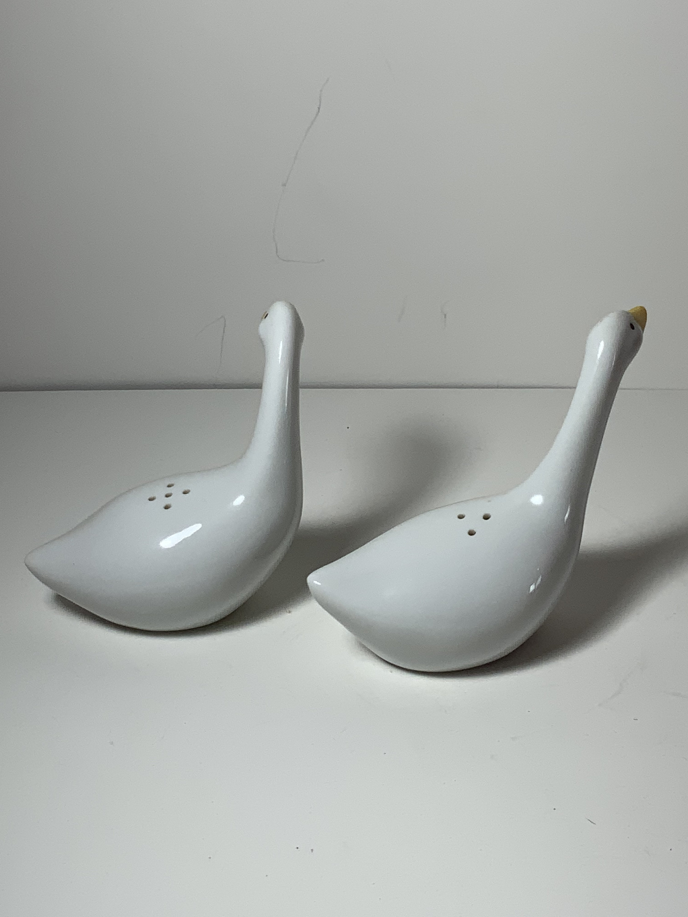 Vintage Hugging Geese Salt & Pepper Shakers - Etsy