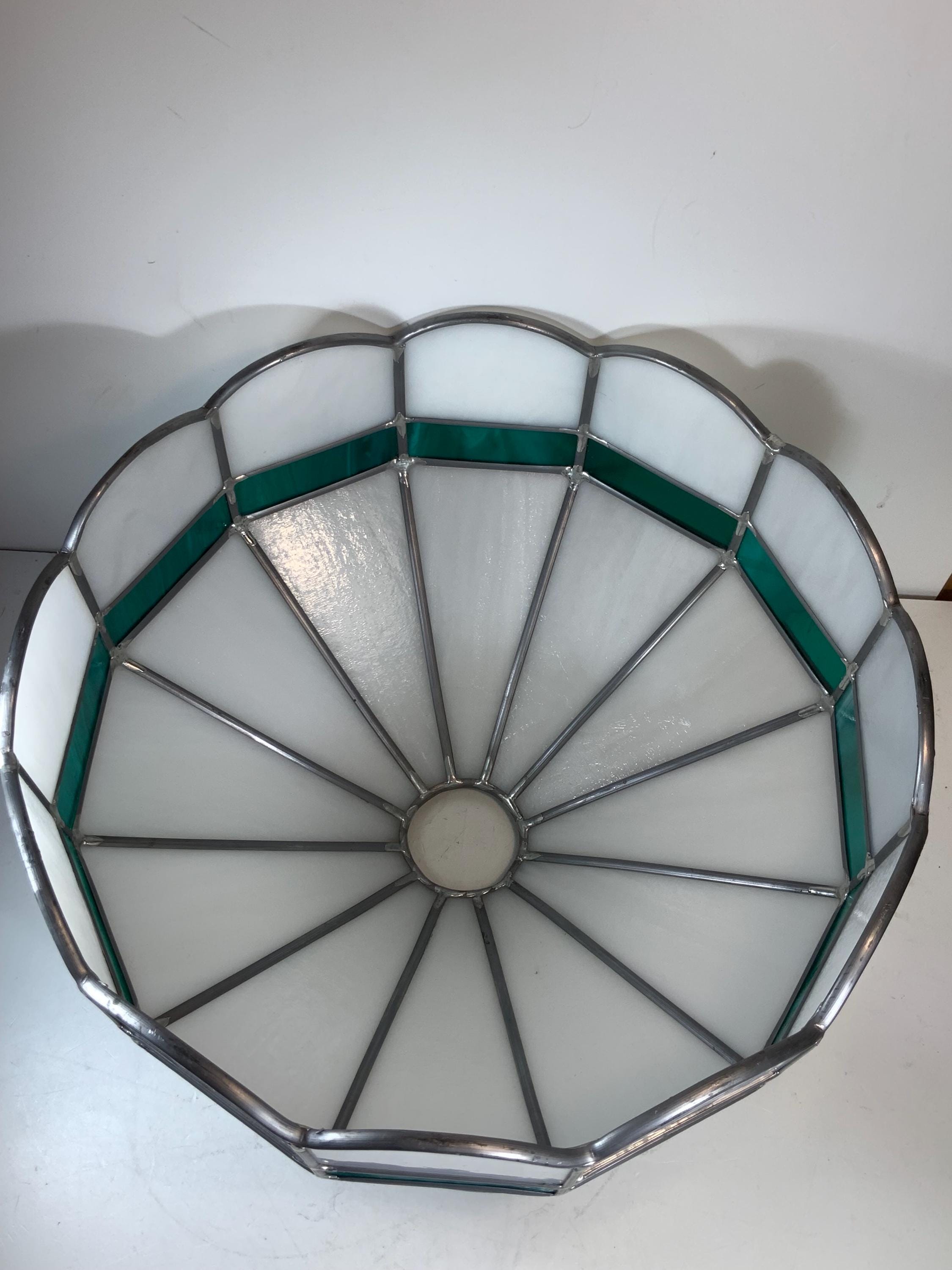 Vintage Emerald Green & White Slag Glass Stained Glass 13.5 Inch Lamp ...