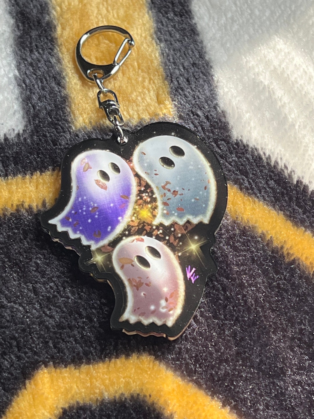 Pastel Wandering Ghosts Trio Acrylic Keychain - Sparkle Fall Aesthetic ...