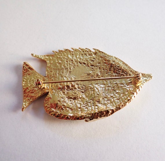 Hand-Painted Art Deco Fish Brooch Pin - Gem