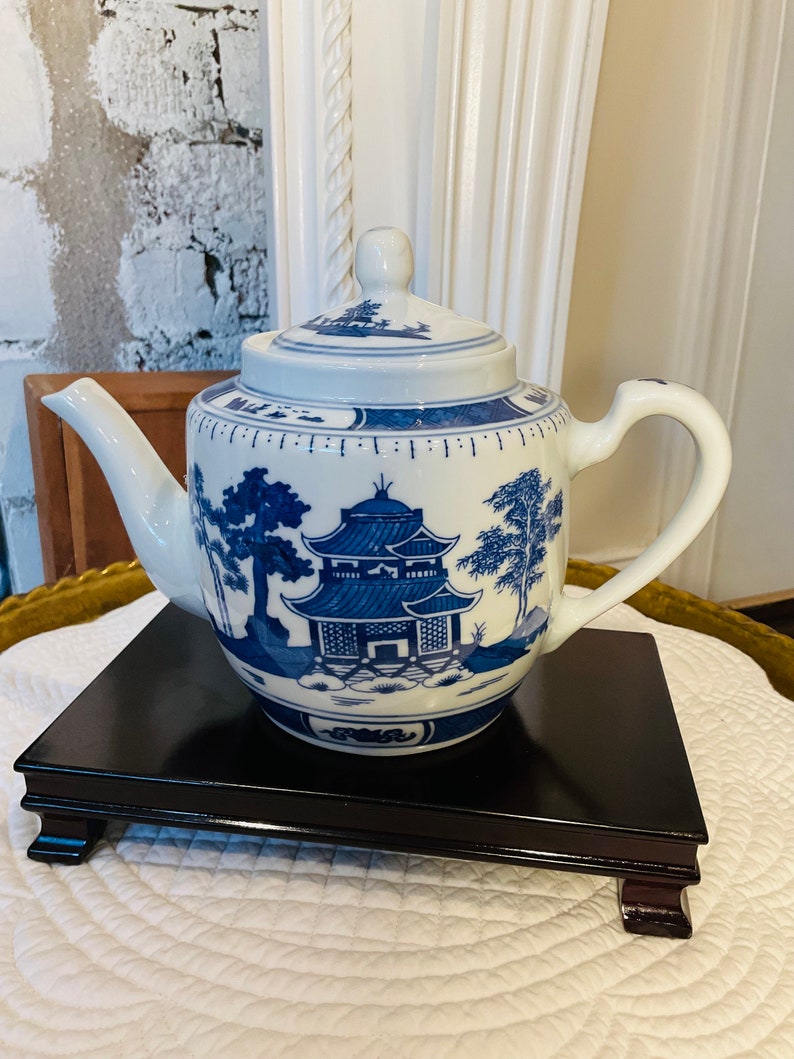 Vintage Chinoiserie Blue Willow Teapot Grandmillenial Decor - Etsy