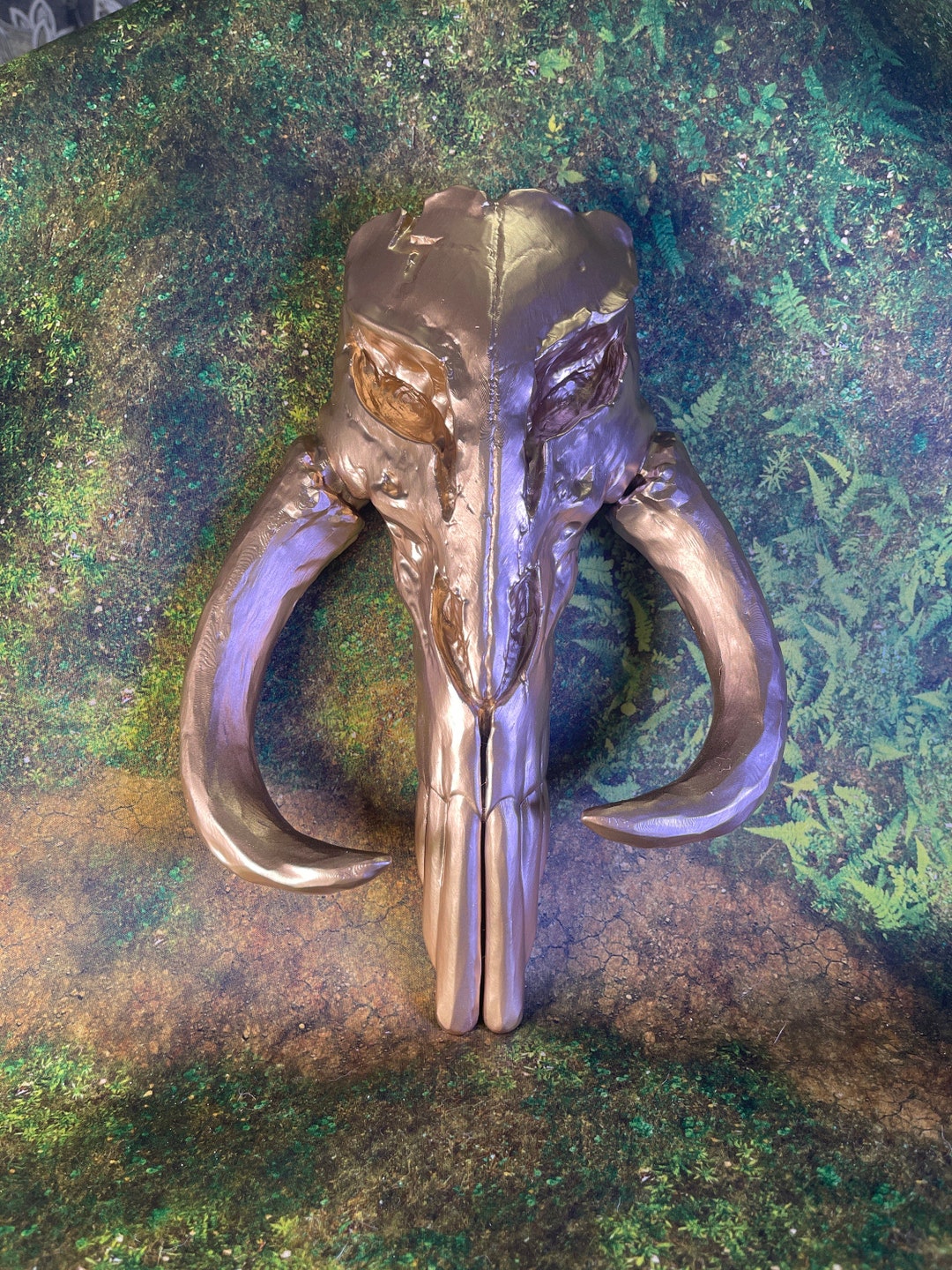 This is the Tree Topper! Mandalorian Mythosaur Skull Christmas Tree ...