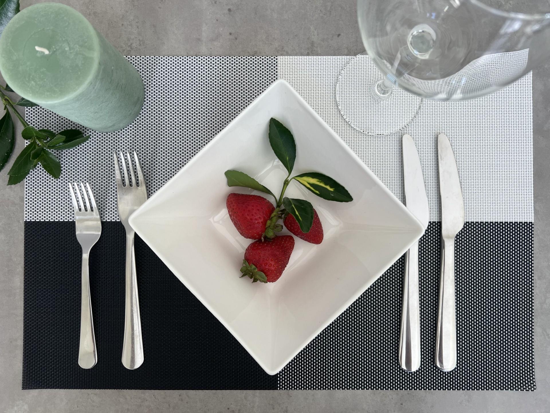 Black and White Placemats: Heat-resistant Plastic Table Mats - Etsy