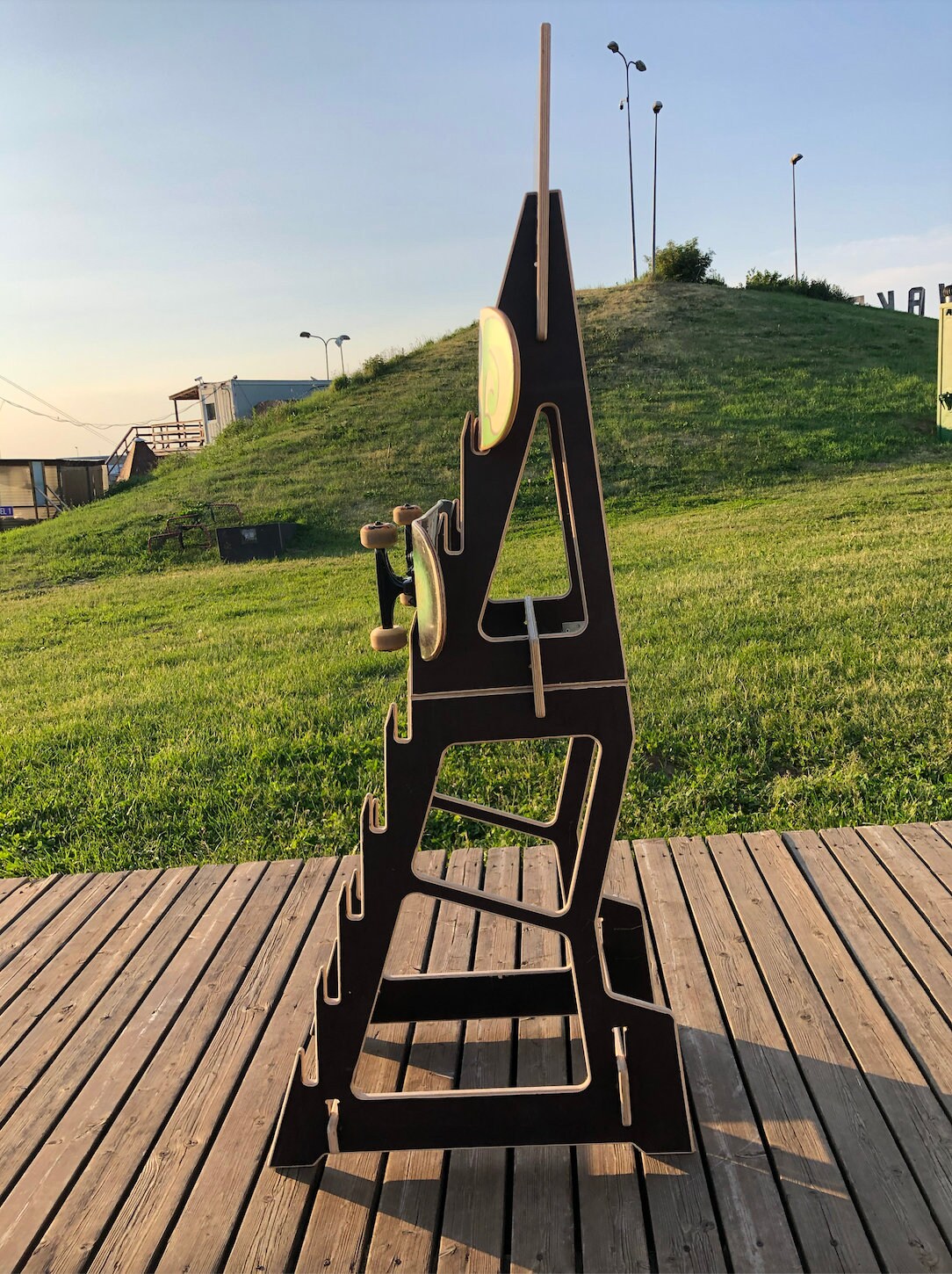 Portable Skateboard Display Rack, Longboard/snowboard/kiteboard Floor ...