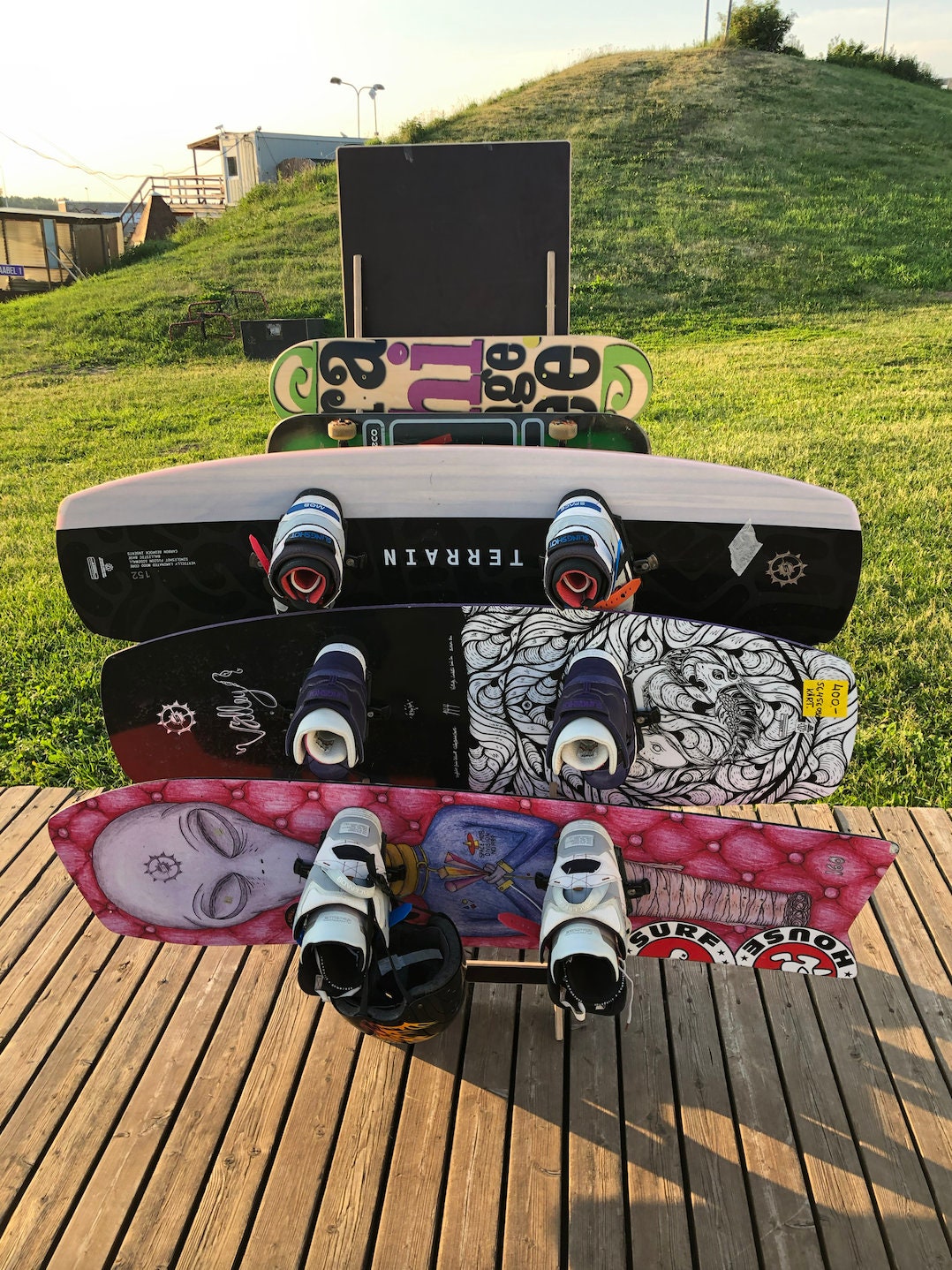 Portable Skateboard Display Rack, Longboard/snowboard/kiteboard Floor ...