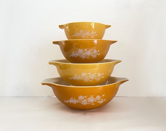 Set of Four Pyrex Butterfly Gold Vintage Nesting Bowls, 4 Piece Set in ...