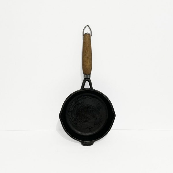 Cast Iron Skillet Made in Taiwan - Etsy
