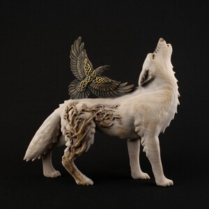 Wolf and Raven, Raven Statue, Wolf Statue White Wolf Howling Wolf ...