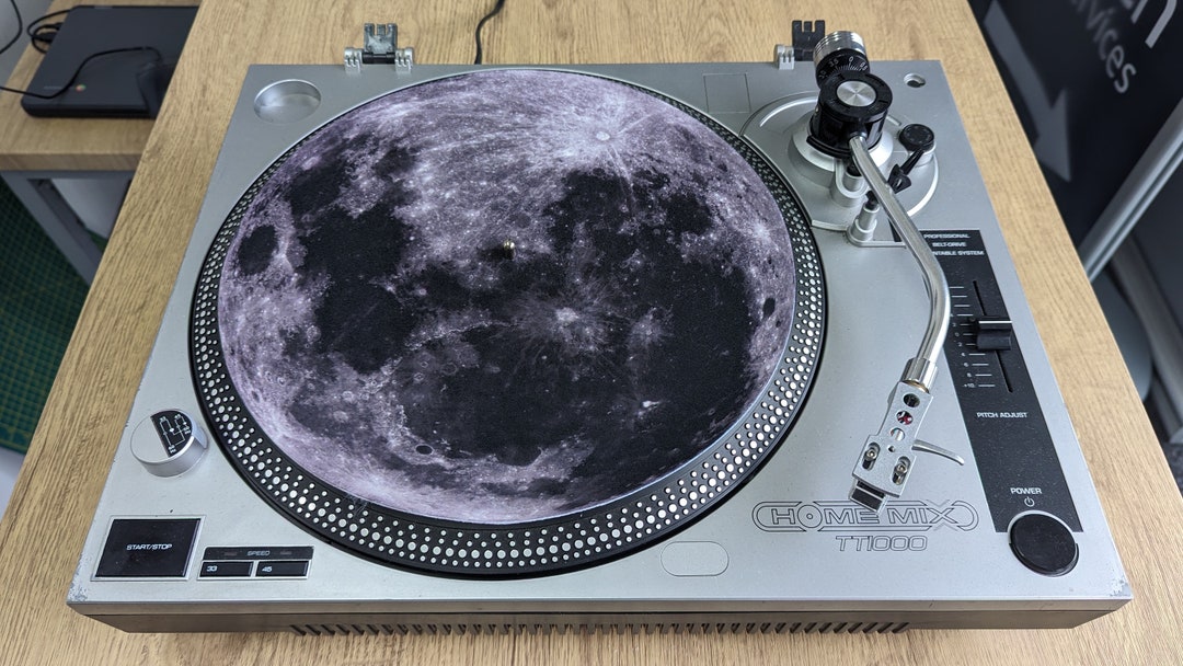 Moon Slipmat for 7 & 12 Inch LP Vinyl DJ Turntables - Pro DJ Turntable ...