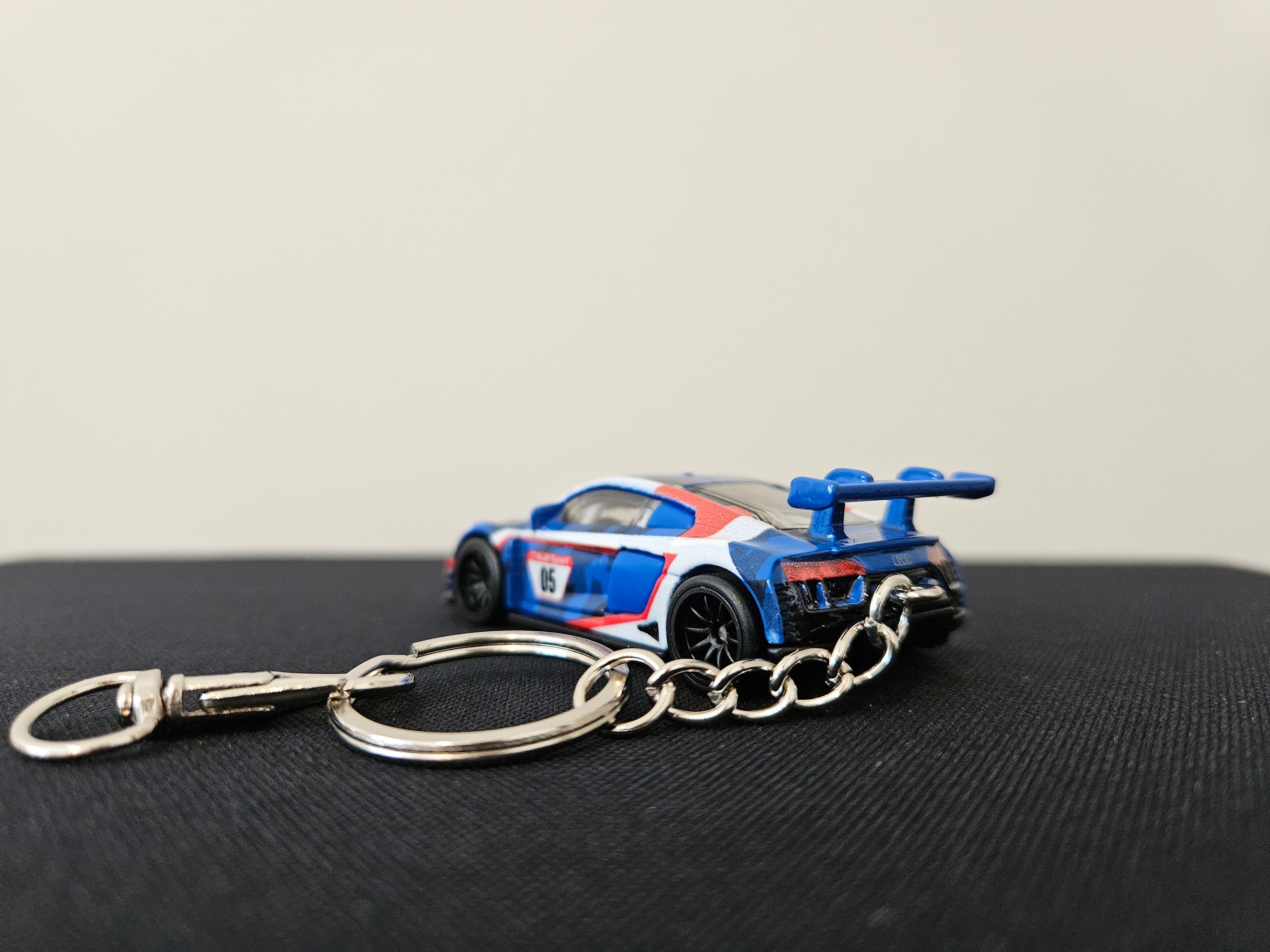 Audi R8 Racecar Keychain free Gift Box - Etsy