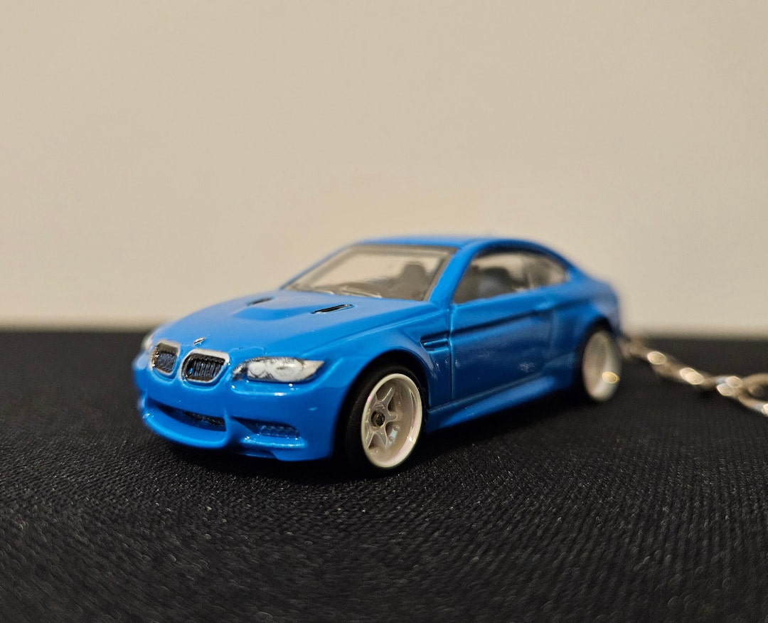 BMW E92 M3 Keychain free Gift Box - Etsy