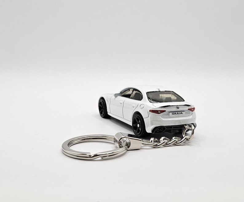 Alfa Romeo Giulia Keychain (free Gift Box) - Etsy