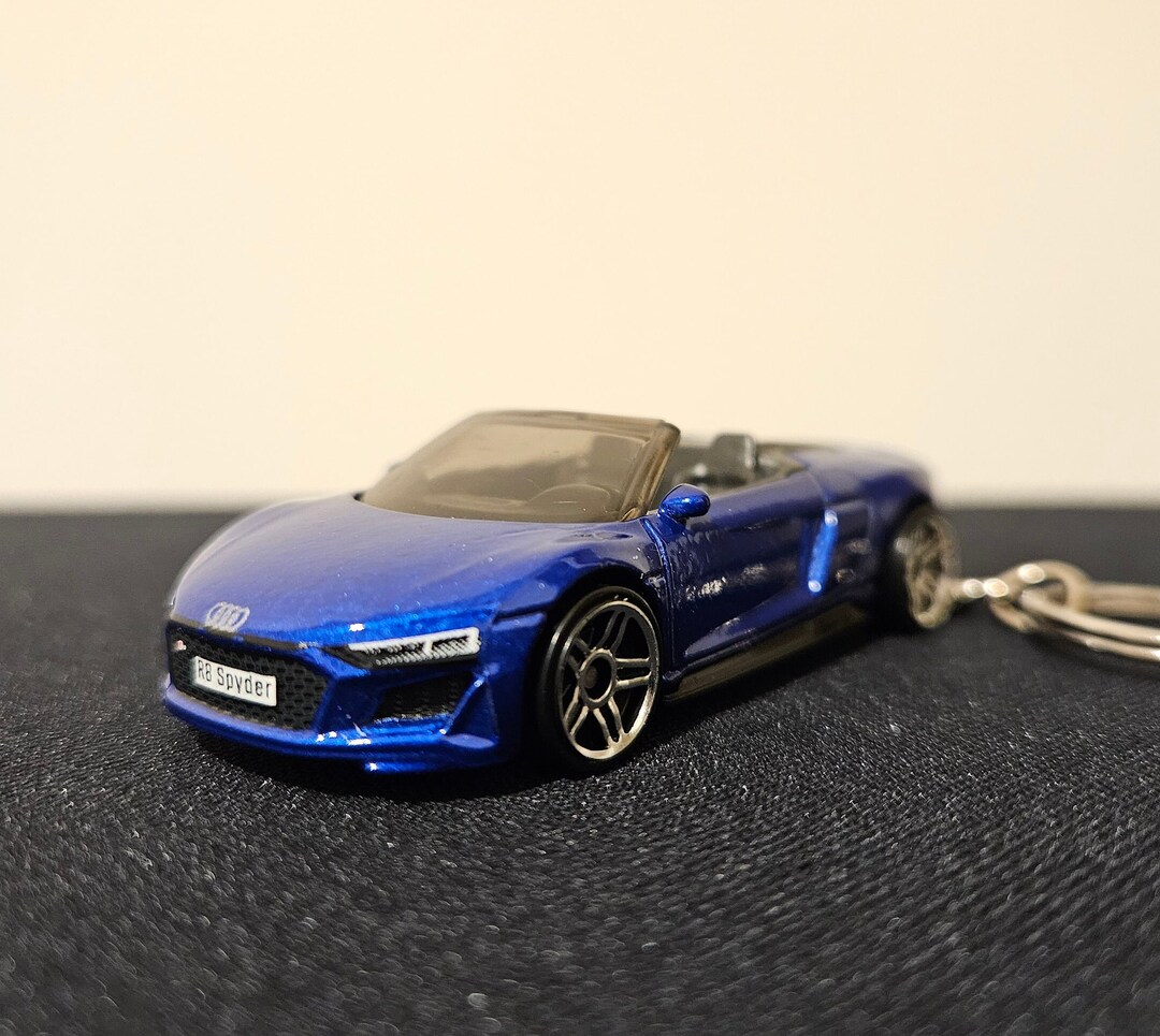 Audi R8 Convertible Keychain free Gift Box - Etsy
