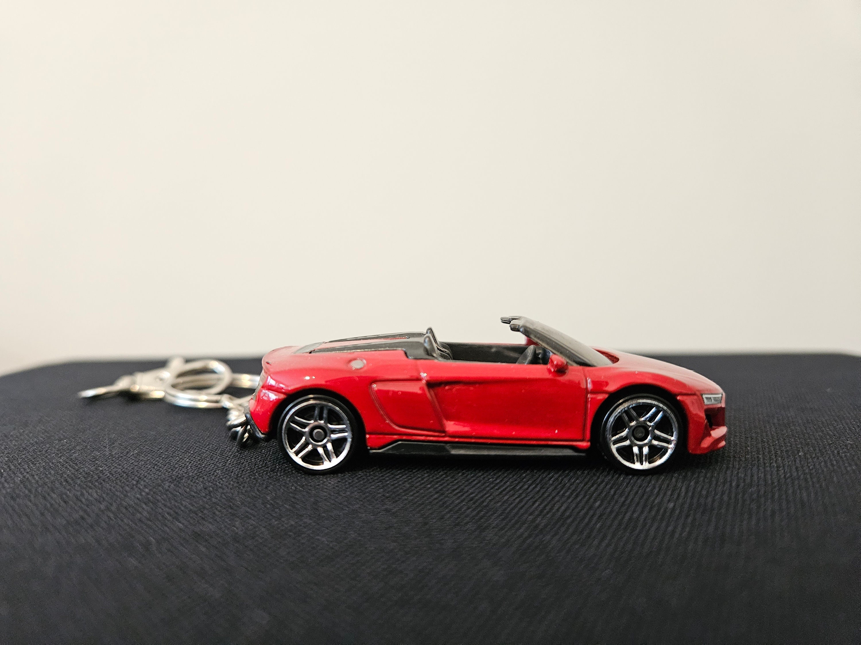 Audi R8 Convertible Keychain free Gift Box - Etsy