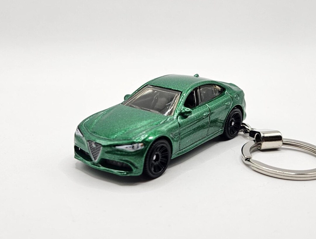 Alfa Romeo Giulia Keychain (free Gift Box) - Etsy