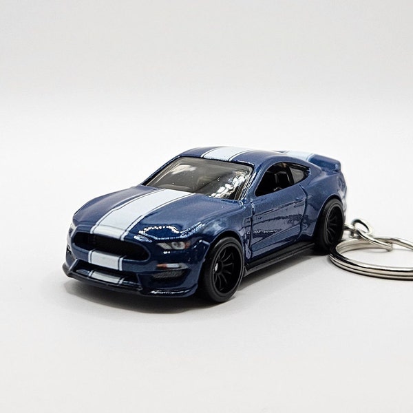 Mustang Keychain - Etsy