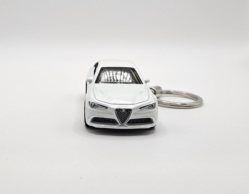 Alfa Romeo Giulia Keychain (free Gift Box) - Etsy