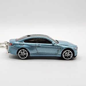 BMW F82 M4 Keychain free Gift Box - Etsy