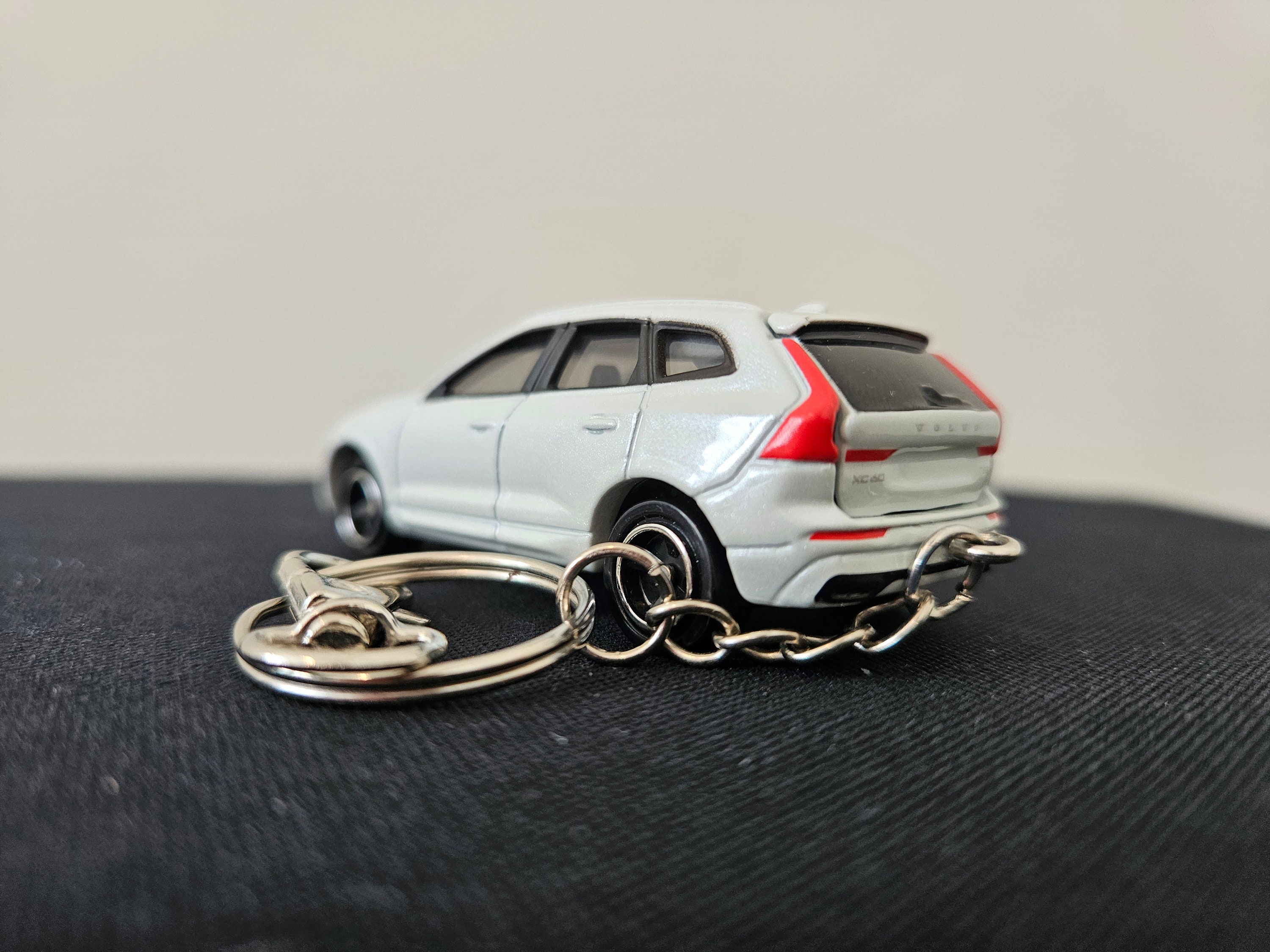 Volvo XC60 Keychain free Gift Box - Etsy