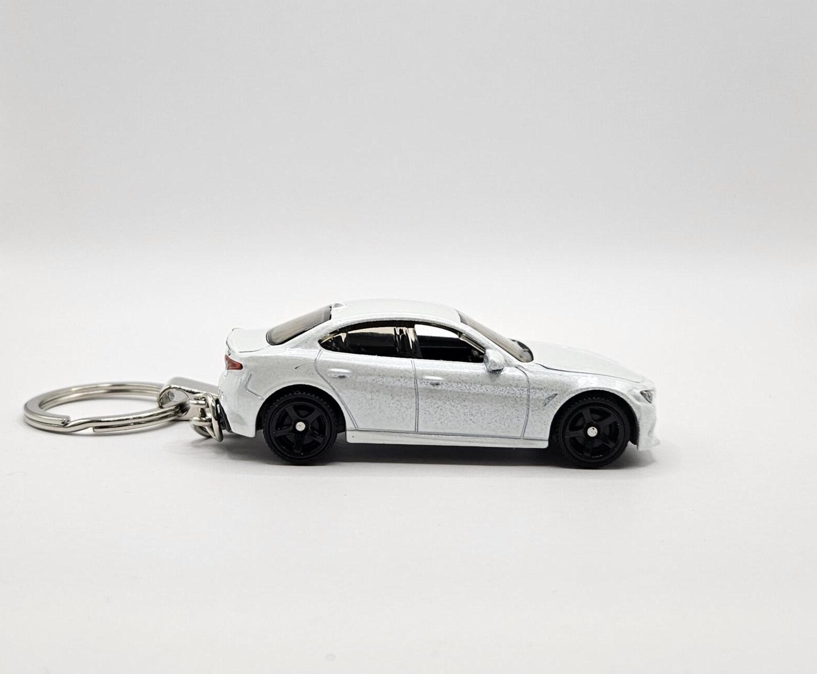 Alfa Romeo Giulia Keychain (free Gift Box) - Etsy