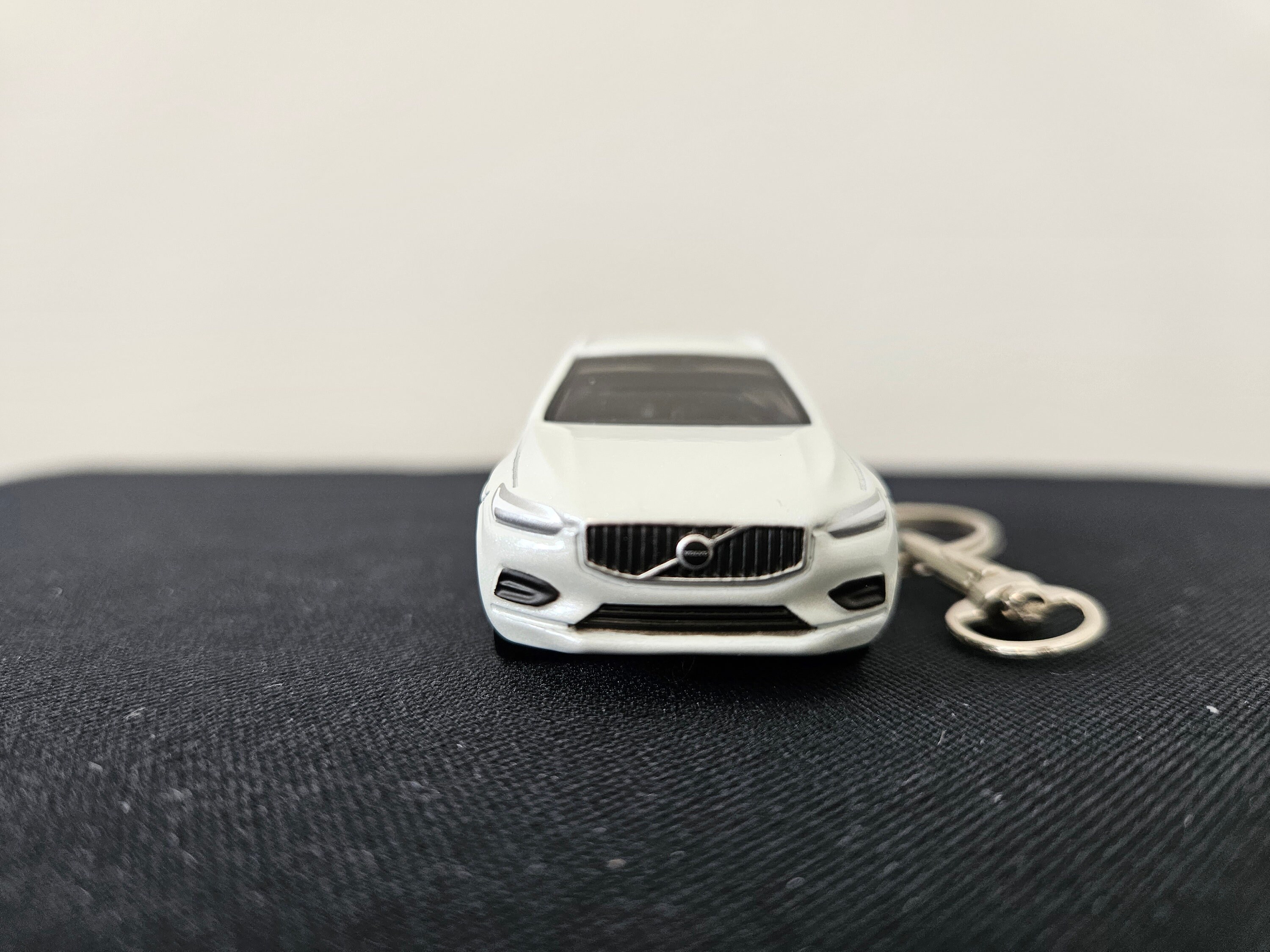 Volvo XC60 Keychain free Gift Box - Etsy