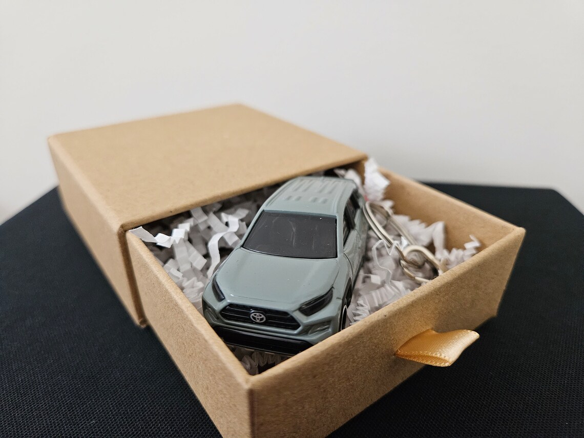 Toyota RAV4 Keychain free Gift Box - Etsy