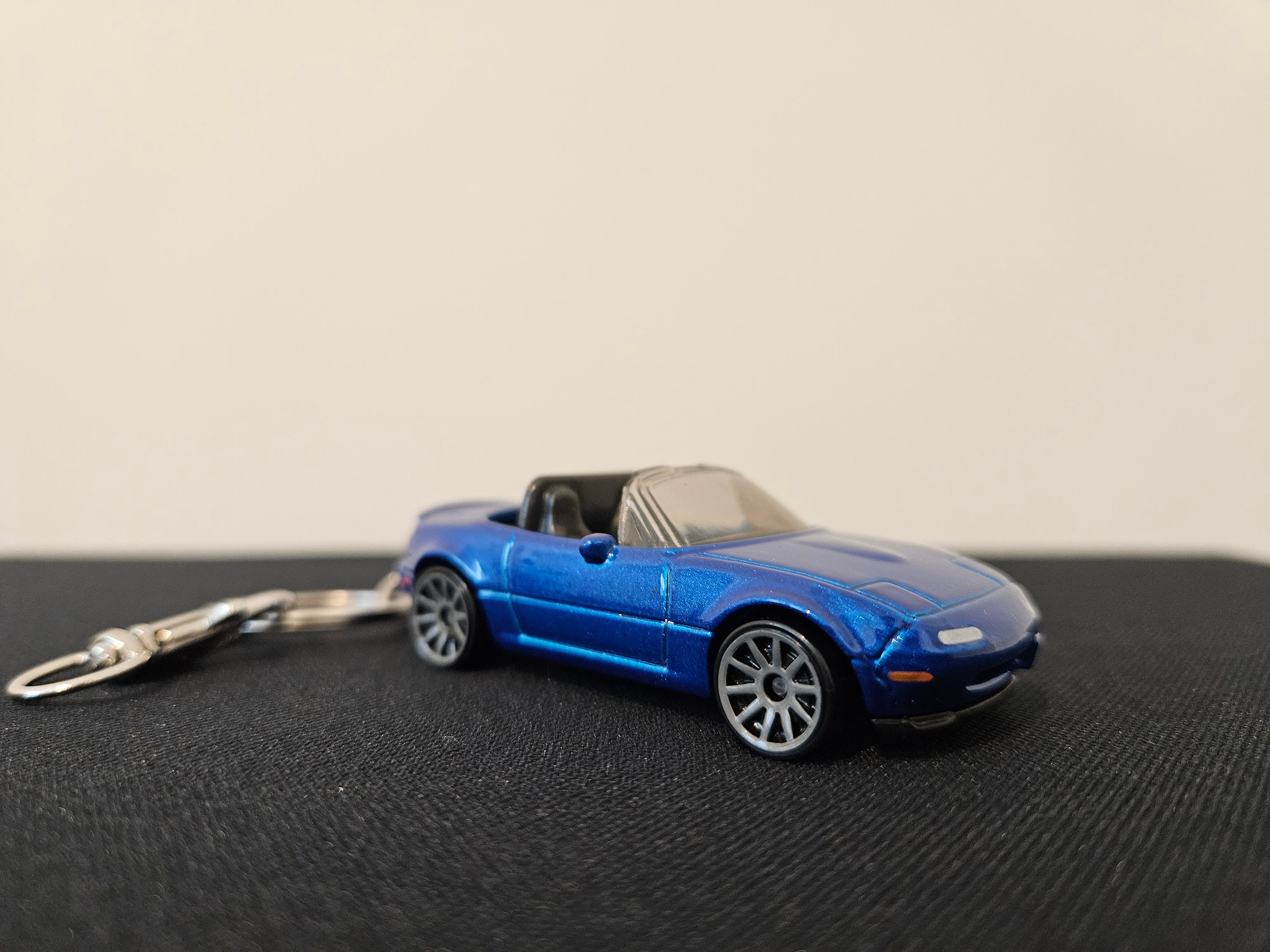 Mazda Miata MX-5 Keychain free Gift Box - Etsy